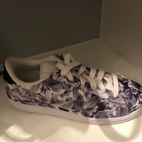 Nike | Shoes | Nike Floral Print | Poshmark